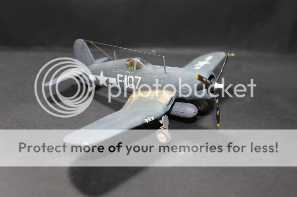 unosetentaydos - F4U-1 Corsair Captain Delong (GT) - AVIACION (1:72) PF